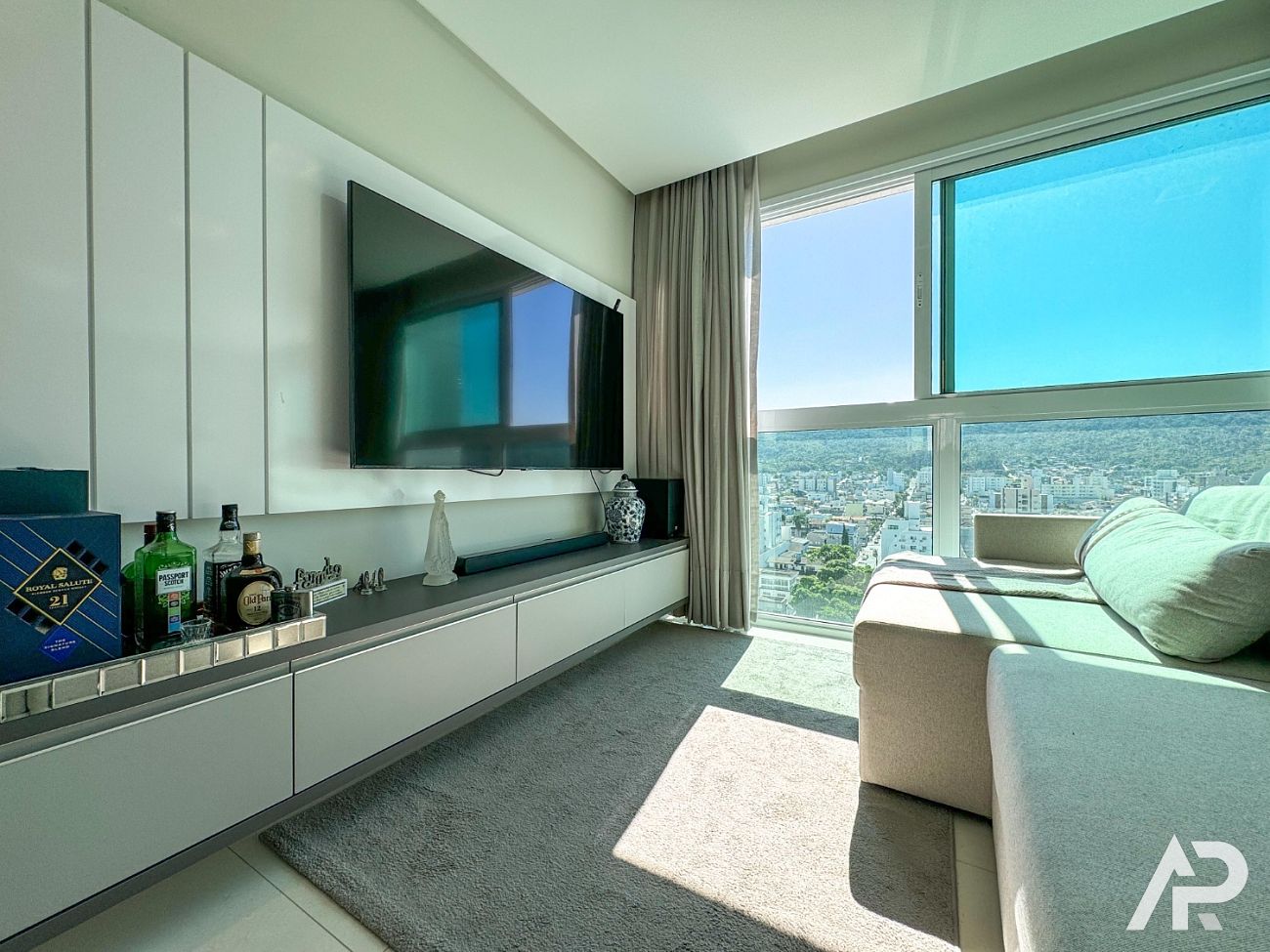 FALCON TOWER: 04 Dormitórios, FG empreendimentos, Centro